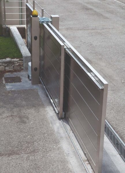 Excellent 2 Panel Telescopic Gate » Mr. Tech TSG65