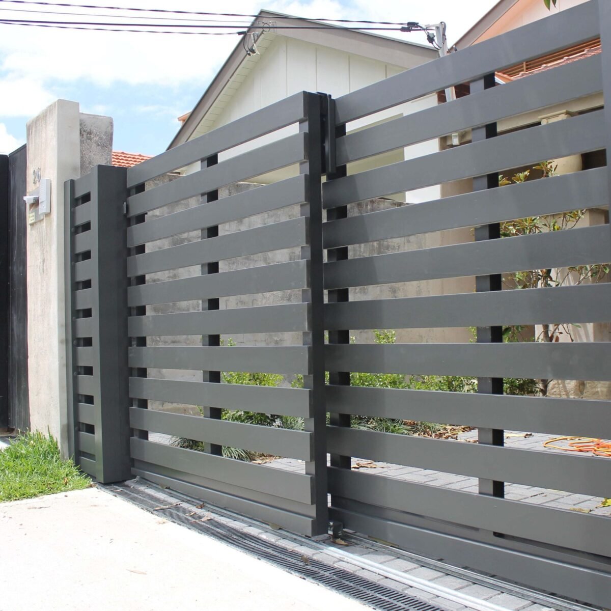 Best Performing 4 Panel Telescopic Gate » Mr. Tech TSG70